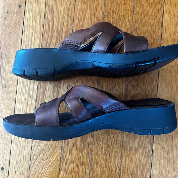 BareTraps | Shoes | Bare Traps 95 M Leather Slip On Leather Thong ...
